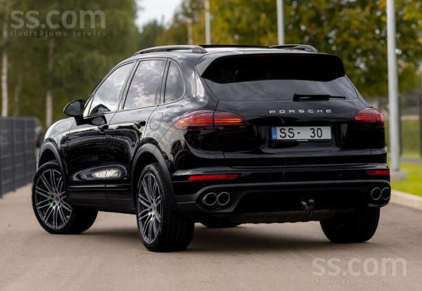 Melns Porsche Cayenne 2015 Jelgava, ar dzinēja tilpumu 3.00 L un nobraukumu 129 tūkst. km par 32500 €, foto 6 vietnē AUTOMOTO.COM.LV