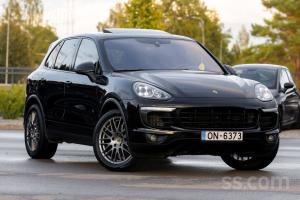 Melns Porsche Cayenne 2015 Jelgava, ar dzinēja tilpumu 4.20 L un nobraukumu 490 tūkst. km par 19900 €, foto 6 vietnē AUTOMOTO.COM.LV