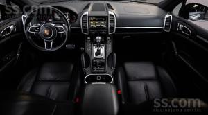 Melns Porsche Cayenne 2015 Jelgava, ar dzinēja tilpumu 4.20 L un nobraukumu 490 tūkst. km par 19900 €, foto 13 vietnē AUTOMOTO.COM.LV