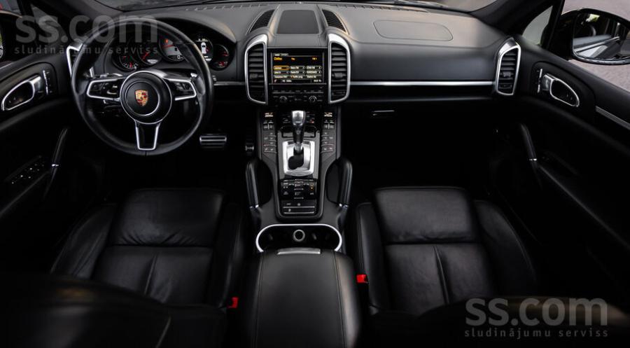 Melns Porsche Cayenne 2015 Jelgava, ar dzinēja tilpumu 4.20 L un nobraukumu 490 tūkst. km par 19900 €, foto 13 vietnē AUTOMOTO.COM.LV