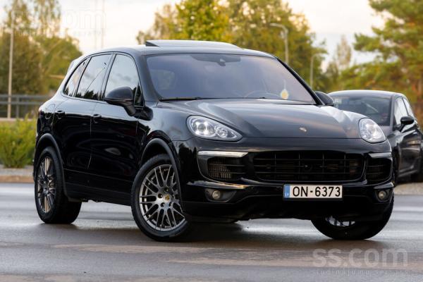 Melns Porsche Cayenne 2015 Jelgava, ar dzinēja tilpumu 4.20 L un nobraukumu 490 tūkst. km par 19900 €, foto 11 vietnē AUTOMOTO.COM.LV