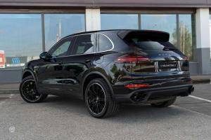 Melns Porsche Cayenne 2015 Viļņa, ar dzinēja tilpumu 3.00 L un nobraukumu 177 tūkst. km par 22999 €, foto 5 vietnē AUTOMOTO.COM.LV