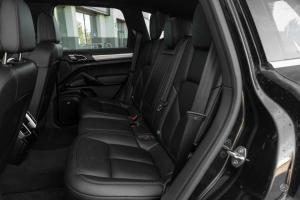 Melns Porsche Cayenne 2015 Viļņa, ar dzinēja tilpumu 3.00 L un nobraukumu 177 tūkst. km par 22999 €, foto 12 vietnē AUTOMOTO.COM.LV