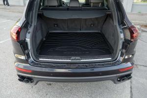 Melns Porsche Cayenne 2015 Viļņa, ar dzinēja tilpumu 3.00 L un nobraukumu 177 tūkst. km par 22999 €, foto 13 vietnē AUTOMOTO.COM.LV