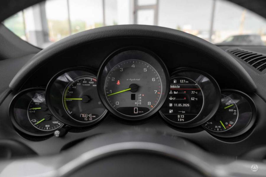 Melns Porsche Cayenne 2015 Viļņa, ar dzinēja tilpumu 3.00 L un nobraukumu 177 tūkst. km par 22999 €, foto 18 vietnē AUTOMOTO.COM.LV
