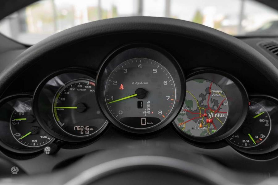 Melns Porsche Cayenne 2015 Viļņa, ar dzinēja tilpumu 3.00 L un nobraukumu 177 tūkst. km par 22999 €, foto 19 vietnē AUTOMOTO.COM.LV