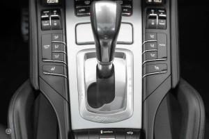 Melns Porsche Cayenne 2015 Viļņa, ar dzinēja tilpumu 3.00 L un nobraukumu 177 tūkst. km par 22999 €, foto 24 vietnē AUTOMOTO.COM.LV
