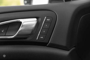 Melns Porsche Cayenne 2015 Viļņa, ar dzinēja tilpumu 3.00 L un nobraukumu 177 tūkst. km par 22999 €, foto 27 vietnē AUTOMOTO.COM.LV
