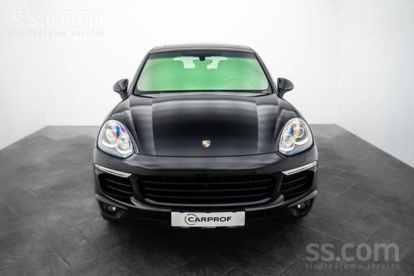 Black Porsche Cayenne 2015 in Tallinn, with an engine capacity of 3.00 L and mileage of 180 thousand km for 24999 €, photo 5 on AUTOMOTO.COM.LV