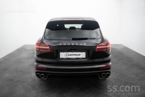 Black Porsche Cayenne 2015 in Tallinn, with an engine capacity of 3.00 L and mileage of 180 thousand km for 24999 €, photo 8 on AUTOMOTO.COM.LV