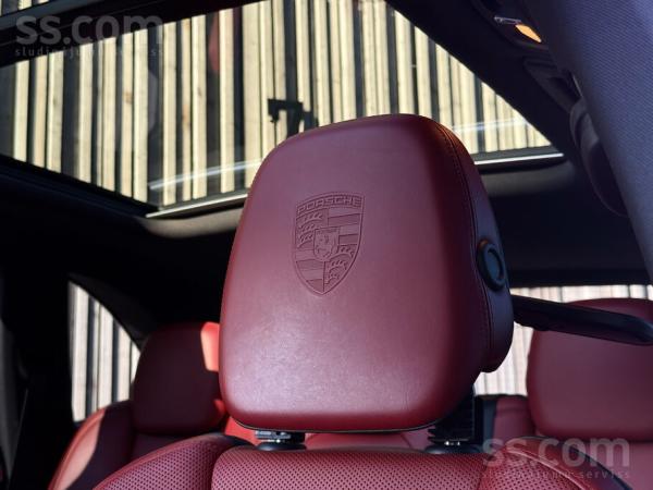 Black Porsche Cayenne 2016 in Riga, with an engine capacity of 3.00 L and mileage of 222 thousand km for 27600 €, photo 11 on AUTOMOTO.COM.LV