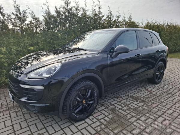 Melns Porsche Cayenne 2016 Tallina, ar dzinēja tilpumu 3.60 L un nobraukumu 125 tūkst. km par 21999 €, foto 1 vietnē AUTOMOTO.COM.LV