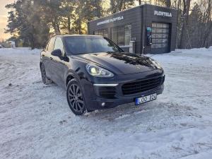 Melns Porsche Cayenne 2016 Utena, ar dzinēja tilpumu 2.97 L un nobraukumu 317 tūkst. km par 19999 €, foto 18 vietnē AUTOMOTO.COM.LV