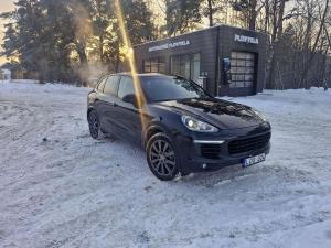 Melns Porsche Cayenne 2016 Utena, ar dzinēja tilpumu 2.97 L un nobraukumu 317 tūkst. km par 19999 €, foto 19 vietnē AUTOMOTO.COM.LV