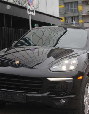 Black Porsche Cayenne 2016 in Vilnius, with an engine capacity of 3.60 L and mileage of 105 thousand km for 23500 €, photo  on AUTOMOTO.COM.LV
