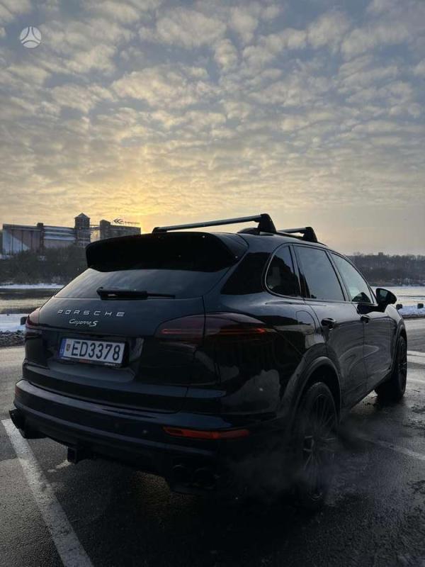 Melns Porsche Cayenne 2016 Kauņa, ar dzinēja tilpumu 3.00 L un nobraukumu 191 tūkst. km par 22300 €, foto 5 vietnē AUTOMOTO.COM.LV