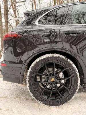 Black Porsche Cayenne 2016 in Vilnius, with an engine capacity of 4.13 L and mileage of 276 thousand km for 28000 €, photo 7 on AUTOMOTO.COM.LV