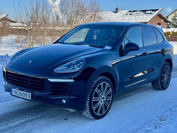 Melns Porsche Cayenne 2016 Mažeikiai, ar dzinēja tilpumu 3.00 L un nobraukumu 151 tūkst. km par 23500 €, foto 2 vietnē AUTOMOTO.COM.LV