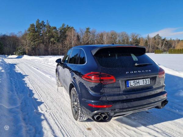Melns Porsche Cayenne 2016 Panevēža, ar dzinēja tilpumu 2.97 L un nobraukumu 210 tūkst. km par 21000 €, foto 2 vietnē AUTOMOTO.COM.LV