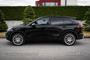 Black Porsche Cayenne 2016 in Tallinn, with an engine capacity of 3.60 L and mileage of 131 thousand km for 19900 €, photo 3 on AUTOMOTO.COM.LV