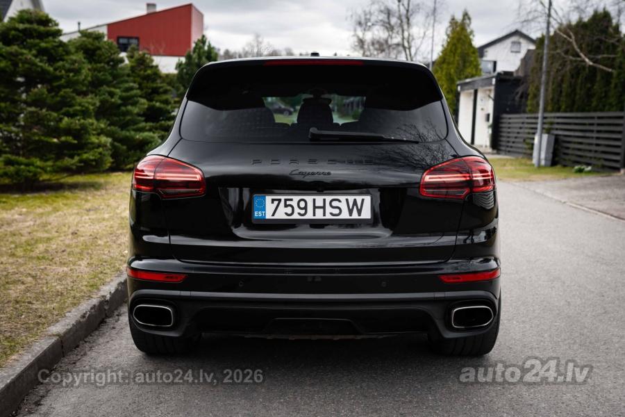Black Porsche Cayenne 2016 in Tallinn, with an engine capacity of 3.60 L and mileage of 131 thousand km for 19900 €, photo 5 on AUTOMOTO.COM.LV