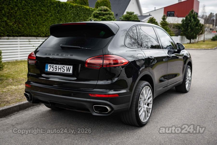 Black Porsche Cayenne 2016 in Tallinn, with an engine capacity of 3.60 L and mileage of 131 thousand km for 19900 €, photo 6 on AUTOMOTO.COM.LV