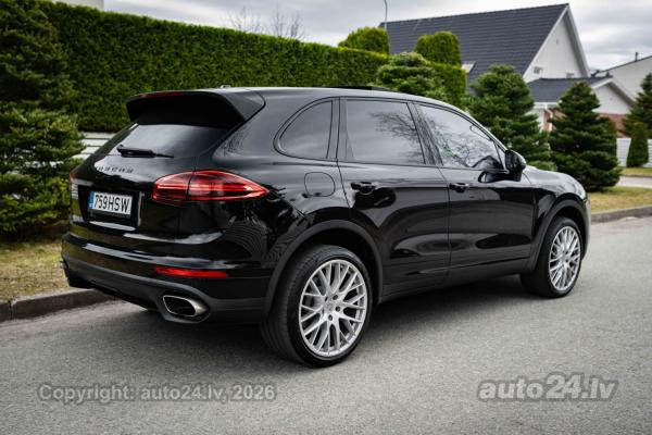 Black Porsche Cayenne 2016 in Tallinn, with an engine capacity of 3.60 L and mileage of 131 thousand km for 19900 €, photo 6 on AUTOMOTO.COM.LV