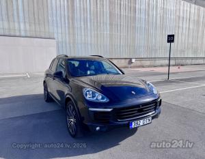 Black Porsche Cayenne 2016 in Tallinn, with an engine capacity of 3.00 L and mileage of 217 thousand km for 24999 €, photo 6 on AUTOMOTO.COM.LV