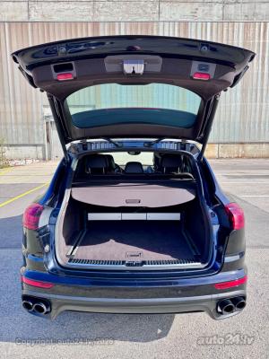 Black Porsche Cayenne 2016 in Tallinn, with an engine capacity of 3.00 L and mileage of 217 thousand km for 24999 €, photo 17 on AUTOMOTO.COM.LV