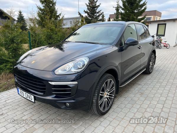Melns Porsche Cayenne 2016 Tallina, ar dzinēja tilpumu 3.00 L un nobraukumu 178 tūkst. km par 27990 €, foto 2 vietnē AUTOMOTO.COM.LV