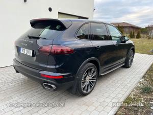 Black Porsche Cayenne 2016 in Tallinn, with an engine capacity of 3.00 L and mileage of 178 thousand km for 27990 €, photo 4 on AUTOMOTO.COM.LV