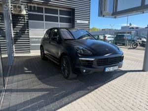 Melns Porsche Cayenne 2016 Rīga, ar dzinēja tilpumu 4.20 L un nobraukumu 182 tūkst. km par 34900 €, foto 3 vietnē AUTOMOTO.COM.LV