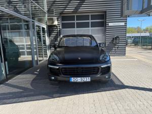 Melns Porsche Cayenne 2016 Rīga, ar dzinēja tilpumu 4.20 L un nobraukumu 182 tūkst. km par 34900 €, foto 6 vietnē AUTOMOTO.COM.LV