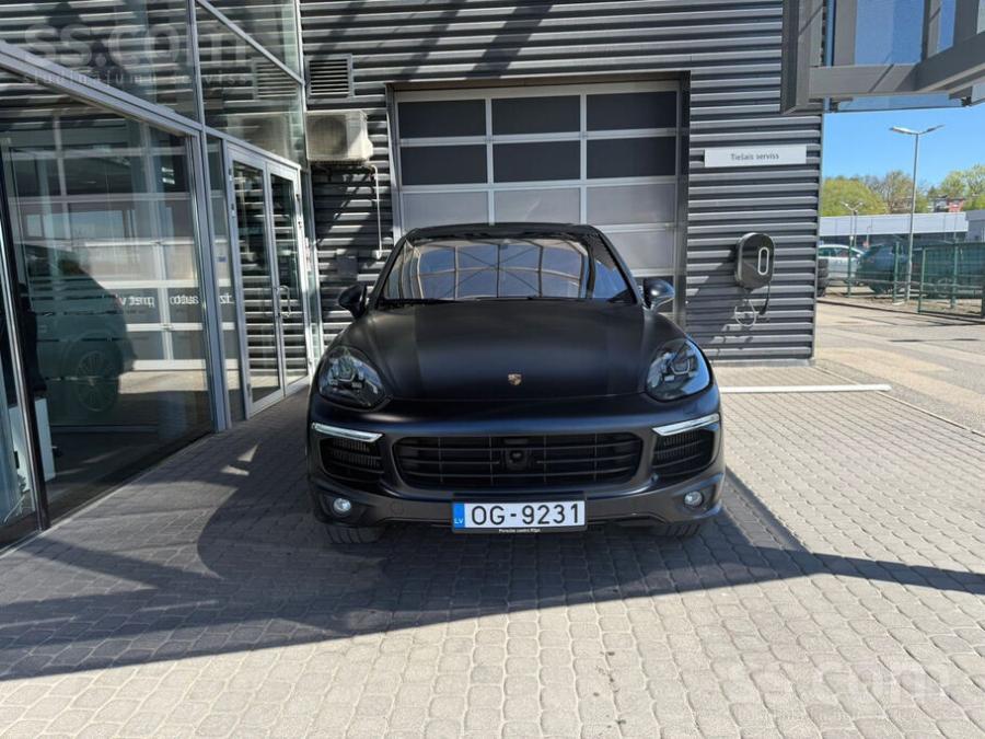 Melns Porsche Cayenne 2016 Rīga, ar dzinēja tilpumu 4.20 L un nobraukumu 182 tūkst. km par 34900 €, foto 6 vietnē AUTOMOTO.COM.LV