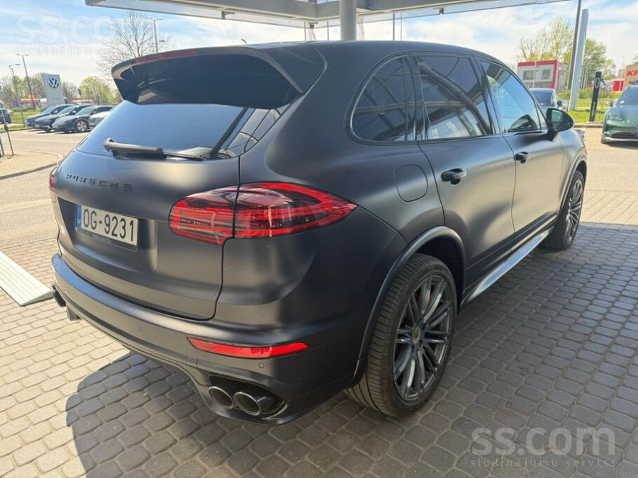 Melns Porsche Cayenne 2016 Rīga, ar dzinēja tilpumu 4.20 L un nobraukumu 182 tūkst. km par 34900 €, foto 7 vietnē AUTOMOTO.COM.LV