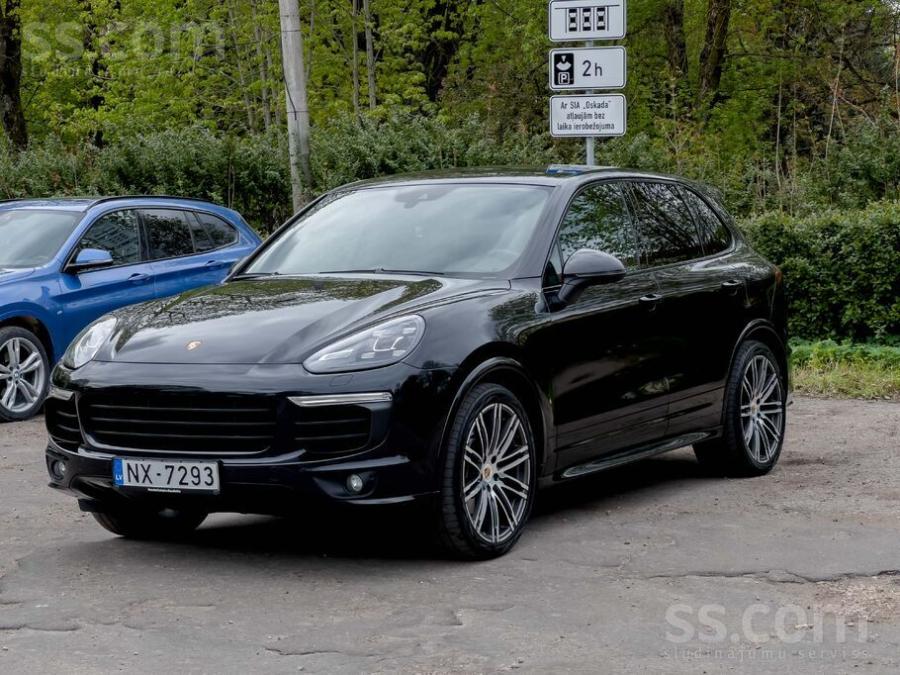 Black Porsche Cayenne 2016 in Riga, with an engine capacity of 3.00 L and mileage of 184 thousand km for 31000 €, photo 3 on AUTOMOTO.COM.LV