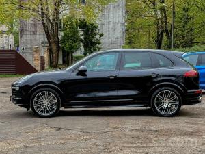 Black Porsche Cayenne 2016 in Riga, with an engine capacity of 3.00 L and mileage of 184 thousand km for 31000 €, photo 4 on AUTOMOTO.COM.LV