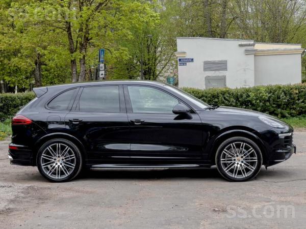 Black Porsche Cayenne 2016 in Riga, with an engine capacity of 3.00 L and mileage of 184 thousand km for 31000 €, photo 7 on AUTOMOTO.COM.LV