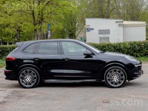 Black Porsche Cayenne 2016 in Riga, with an engine capacity of 3.00 L and mileage of 184 thousand km for 31000 €, photo 8 on AUTOMOTO.COM.LV