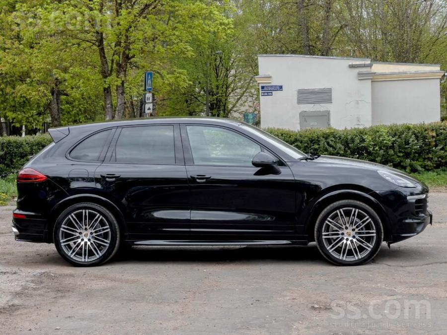 Black Porsche Cayenne 2016 in Riga, with an engine capacity of 3.00 L and mileage of 184 thousand km for 31000 €, photo 8 on AUTOMOTO.COM.LV