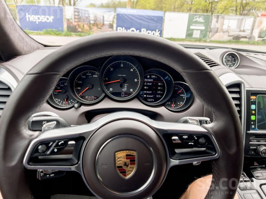 Black Porsche Cayenne 2016 in Riga, with an engine capacity of 3.00 L and mileage of 184 thousand km for 31000 €, photo 16 on AUTOMOTO.COM.LV