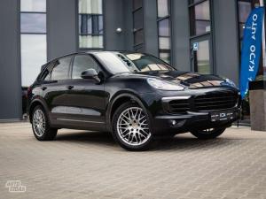 Melns Porsche Cayenne 2016 Marijampole, ar dzinēja tilpumu 3.00 L un nobraukumu 255 tūkst. km par 24450 €, foto  vietnē AUTOMOTO.COM.LV