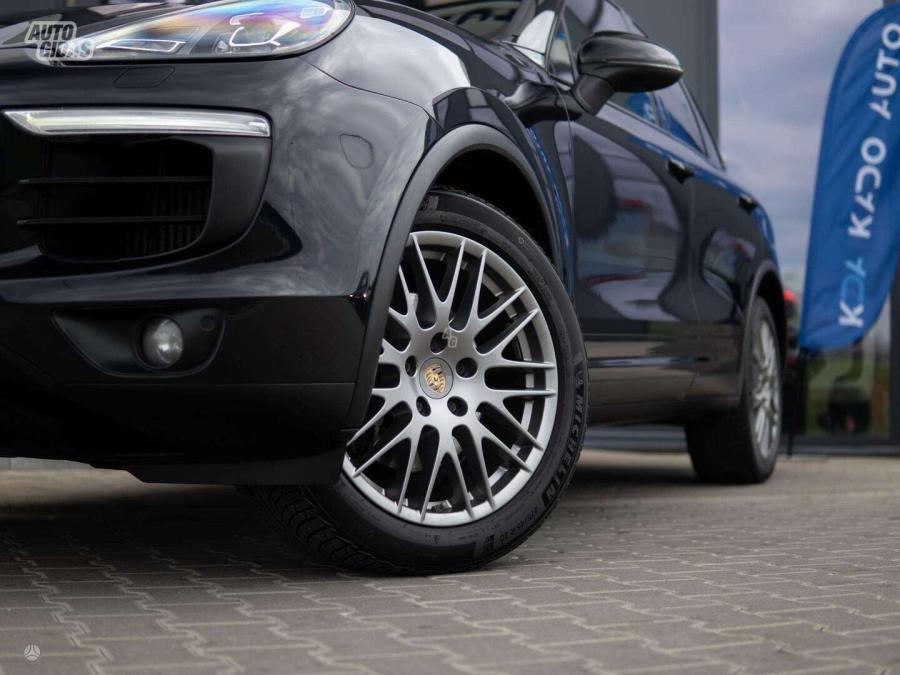 Melns Porsche Cayenne 2016 Marijampole, ar dzinēja tilpumu 3.00 L un nobraukumu 255 tūkst. km par 24450 €, foto 7 vietnē AUTOMOTO.COM.LV