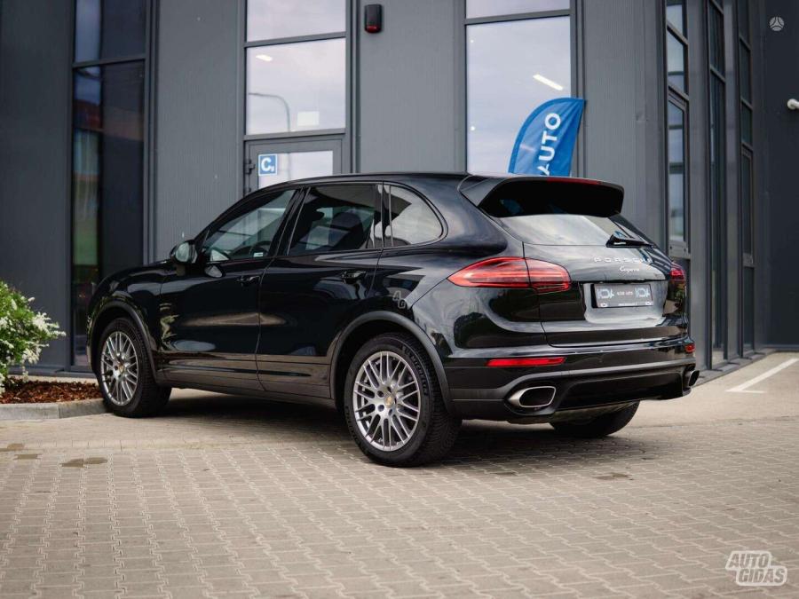 Melns Porsche Cayenne 2016 Marijampole, ar dzinēja tilpumu 3.00 L un nobraukumu 255 tūkst. km par 24450 €, foto 8 vietnē AUTOMOTO.COM.LV