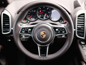 Melns Porsche Cayenne 2016 Marijampole, ar dzinēja tilpumu 3.00 L un nobraukumu 255 tūkst. km par 24450 €, foto 17 vietnē AUTOMOTO.COM.LV
