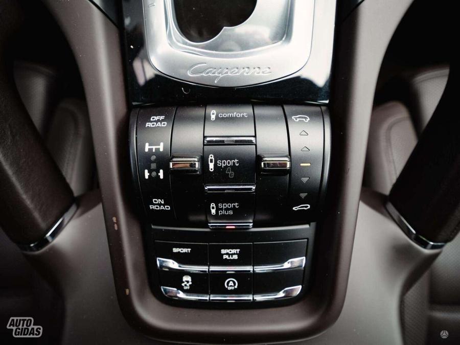 Melns Porsche Cayenne 2016 Marijampole, ar dzinēja tilpumu 3.00 L un nobraukumu 255 tūkst. km par 24450 €, foto 19 vietnē AUTOMOTO.COM.LV