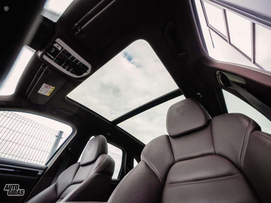 Melns Porsche Cayenne 2016 Marijampole, ar dzinēja tilpumu 3.00 L un nobraukumu 255 tūkst. km par 24450 €, foto 25 vietnē AUTOMOTO.COM.LV