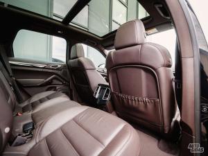 Melns Porsche Cayenne 2016 Marijampole, ar dzinēja tilpumu 3.00 L un nobraukumu 255 tūkst. km par 24450 €, foto 34 vietnē AUTOMOTO.COM.LV