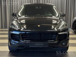 Melns Porsche Cayenne 2016 Rīga, ar dzinēja tilpumu 3.00 L un nobraukumu 216 tūkst. km par 25990 €, foto 3 vietnē AUTOMOTO.COM.LV