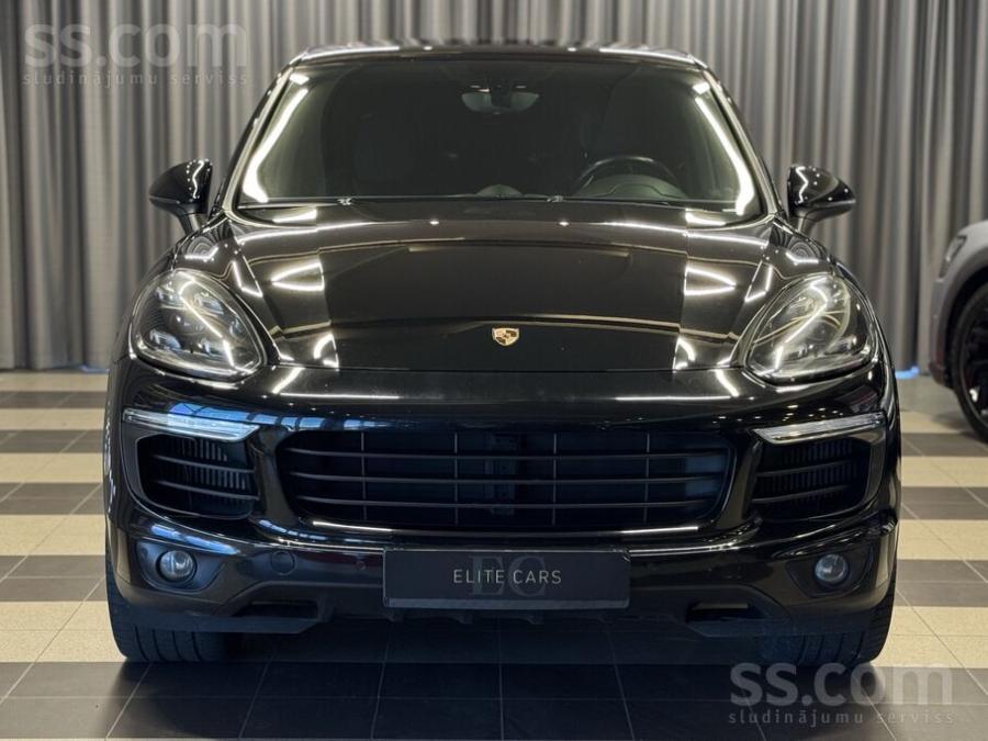 Melns Porsche Cayenne 2016 Rīga, ar dzinēja tilpumu 3.00 L un nobraukumu 216 tūkst. km par 25990 €, foto 3 vietnē AUTOMOTO.COM.LV
